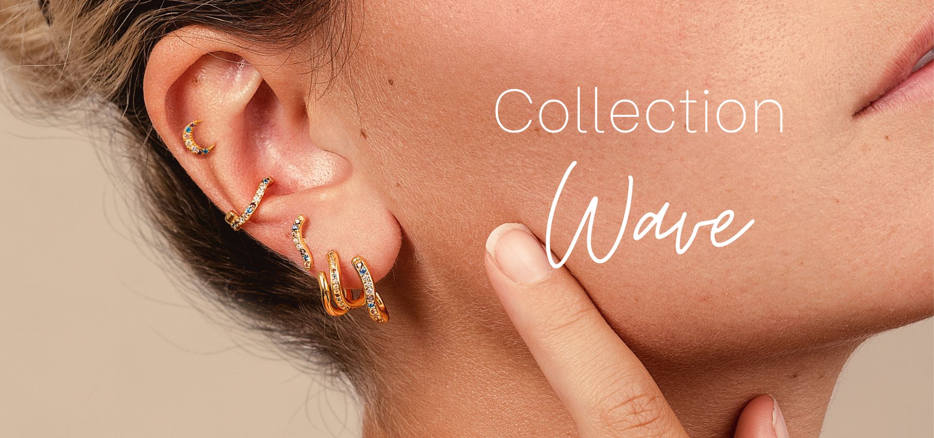 Collection de composition de bijoux. Piercings, earcuff, bague, boucles ...